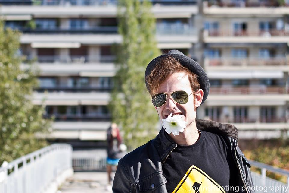 Ο Joey είναι η χαρά της ζωής! - Yes I Am